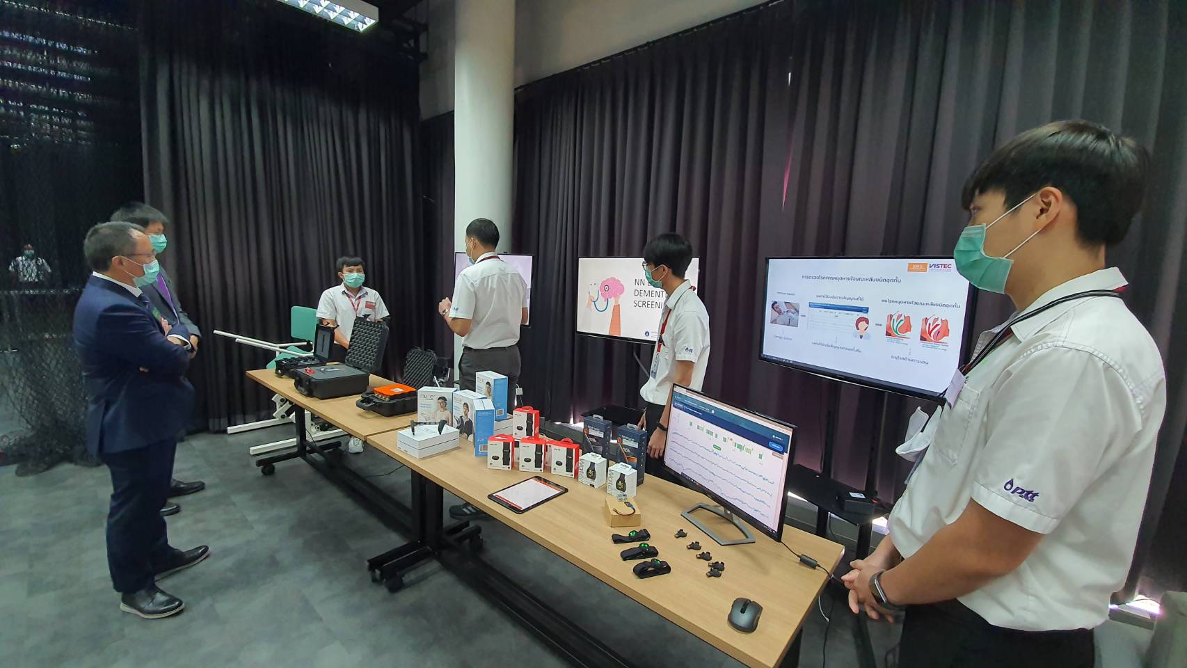 HRH Princess Maha Chakri Sirindhorn followed up research progress at IST, VISTEC – BRAIN VISTEC