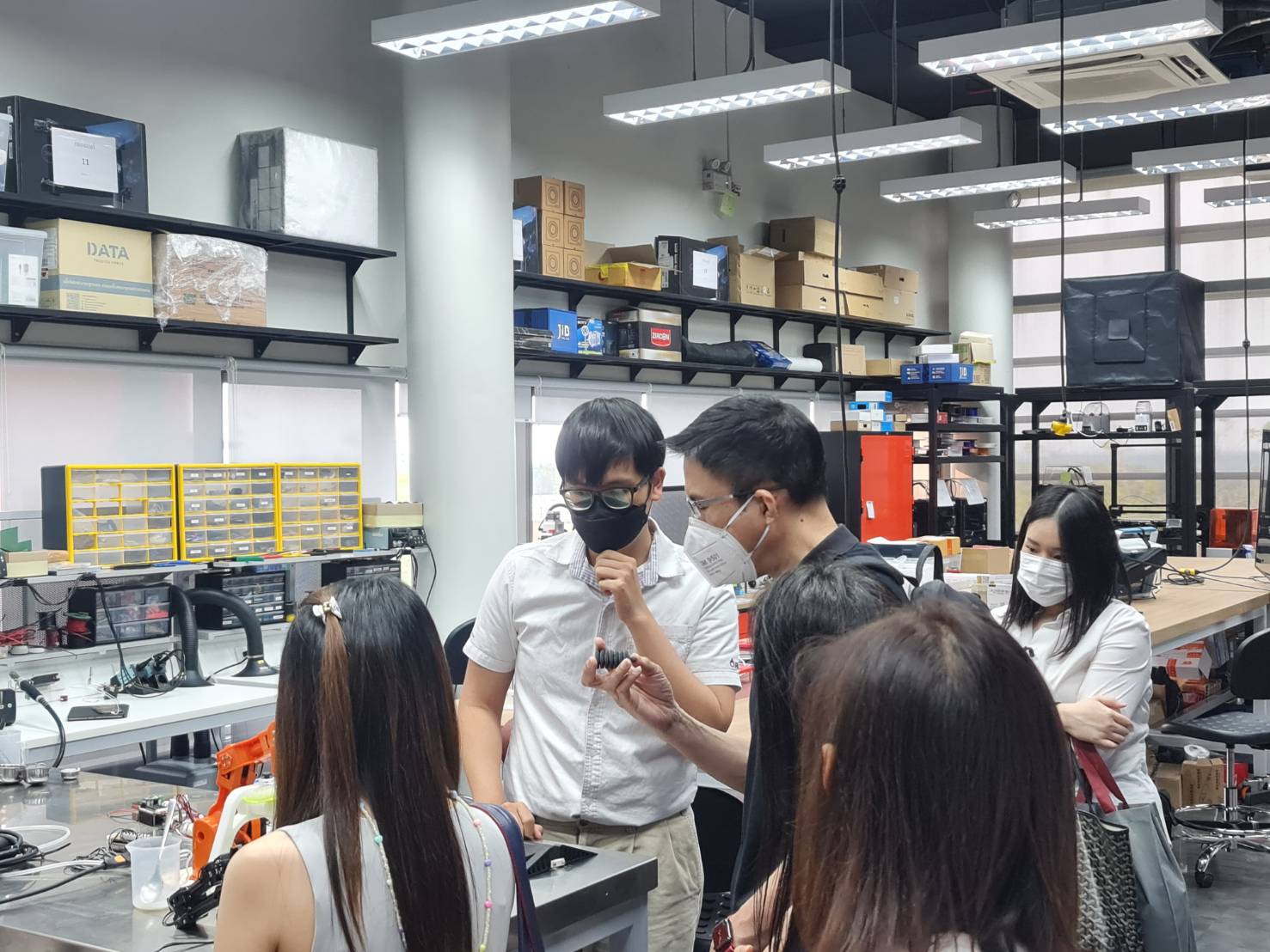 A visitor group from SCG (WEDO team) and SCB Academy. – BRAIN VISTEC