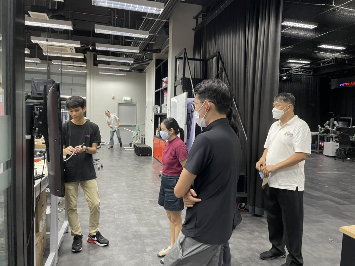 Welcome, Team from ARV visited the ARIA research area. – BRAIN VISTEC