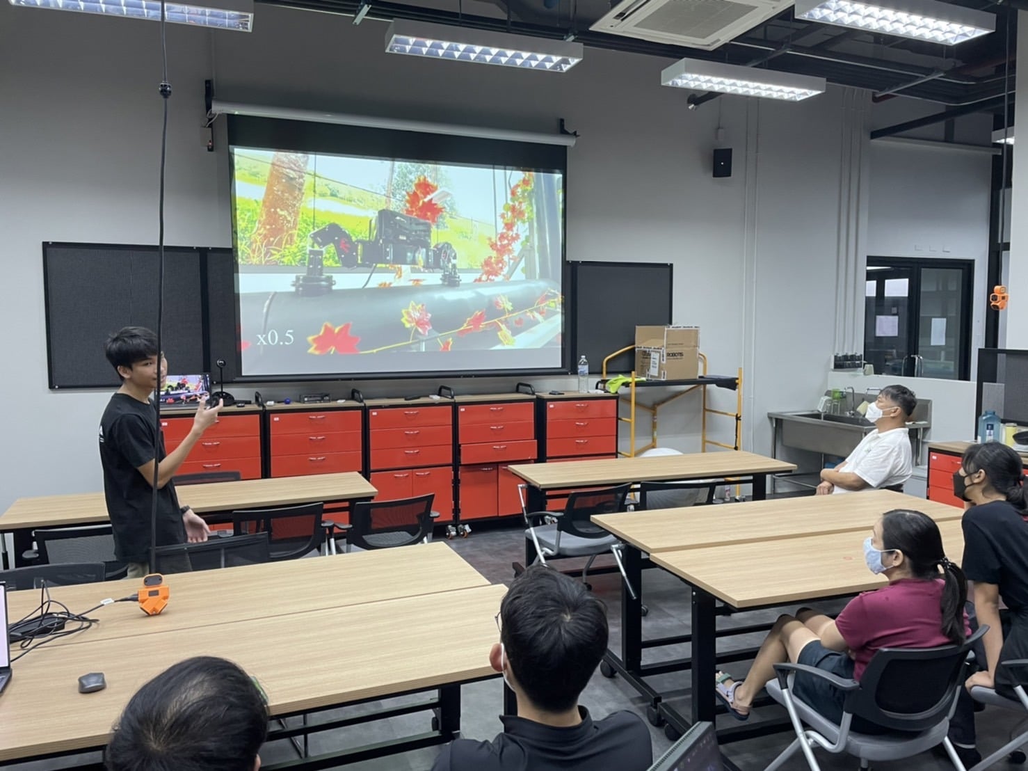 Welcome, Team from ARV visited the ARIA research area. – BRAIN VISTEC