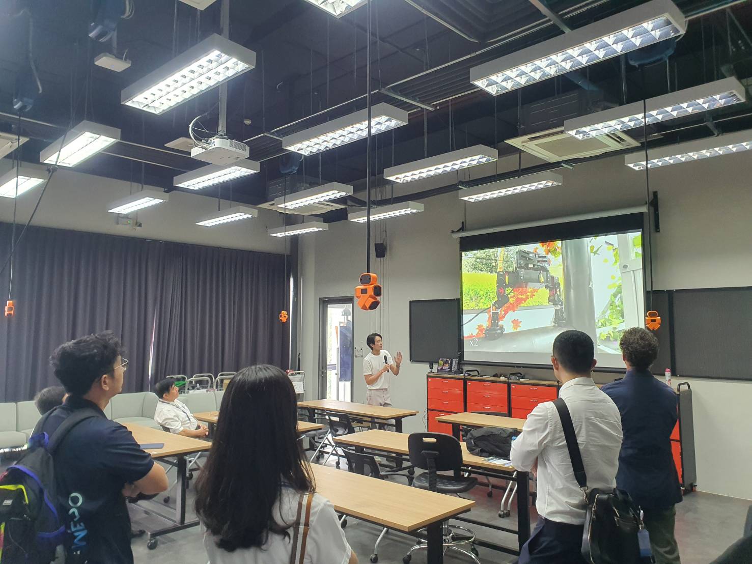 SRI International & ARV Visited ARIA research center – BRAIN VISTEC