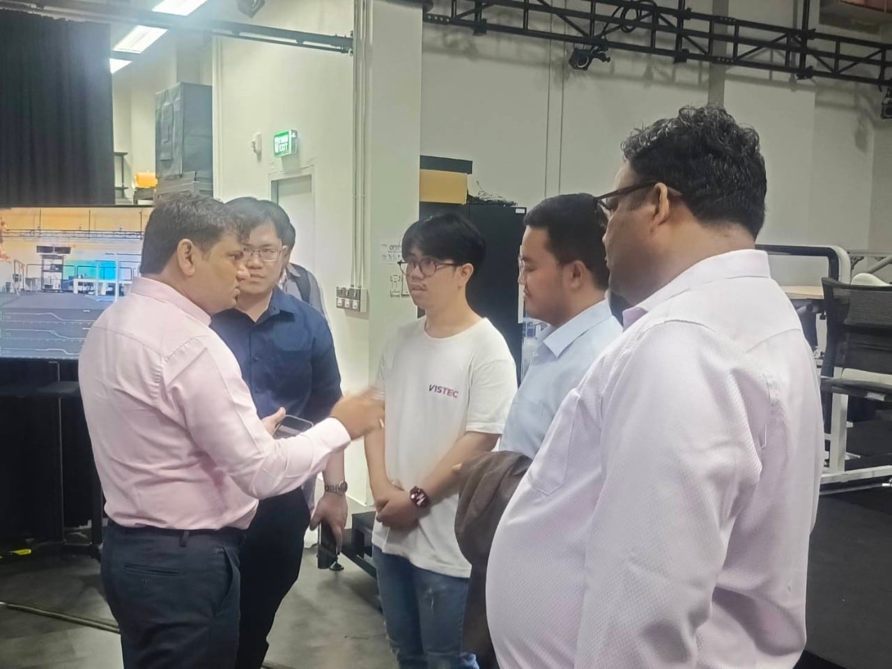 Avaada Energy with GPSC visited Robotics Lab – BRAIN VISTEC